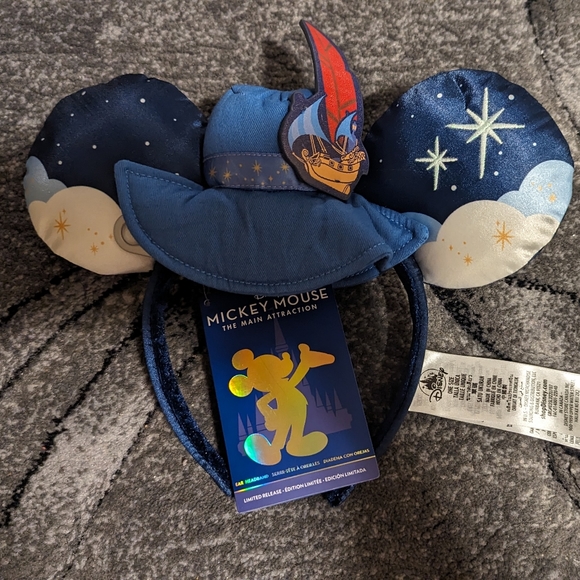 Disney | Other | Disney Mickey Mouse Peter Pan S Flight Main Attraction ...